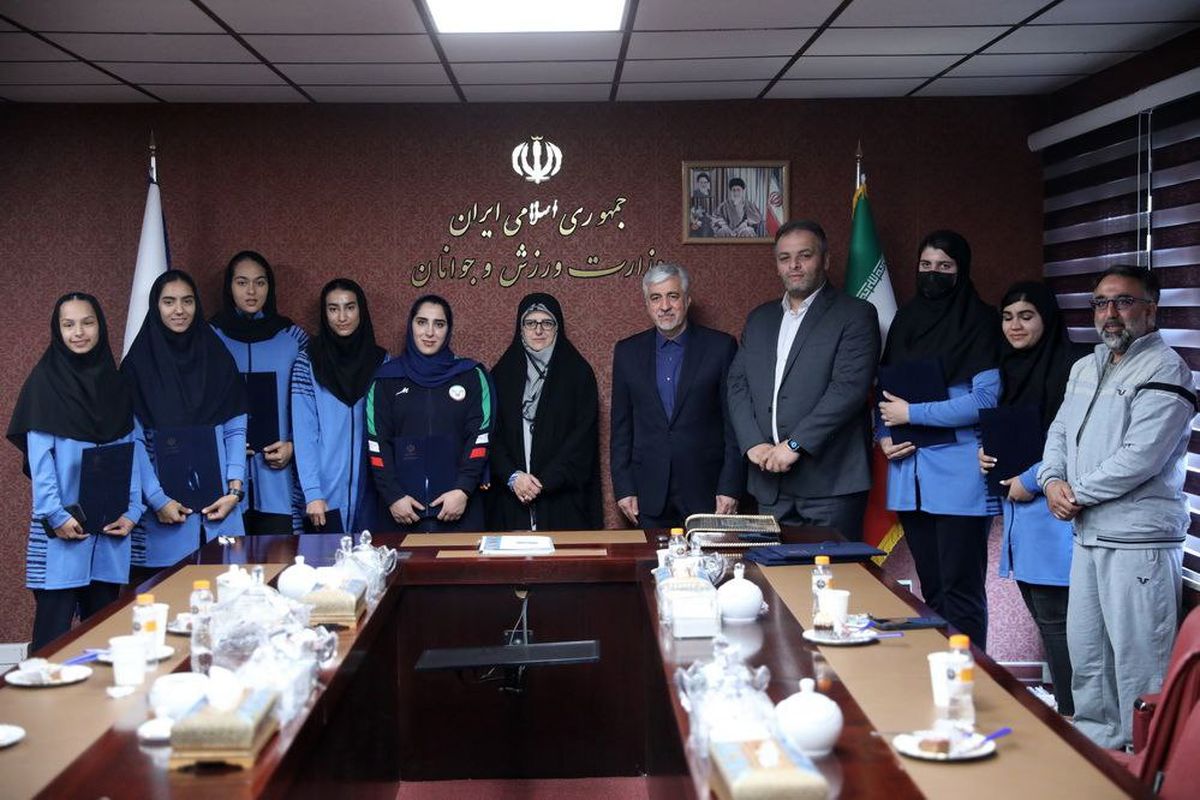 آخرین خبر عکس دیدار بانوان مدالآور وزنهبرداری و دوومیدانی کشور با