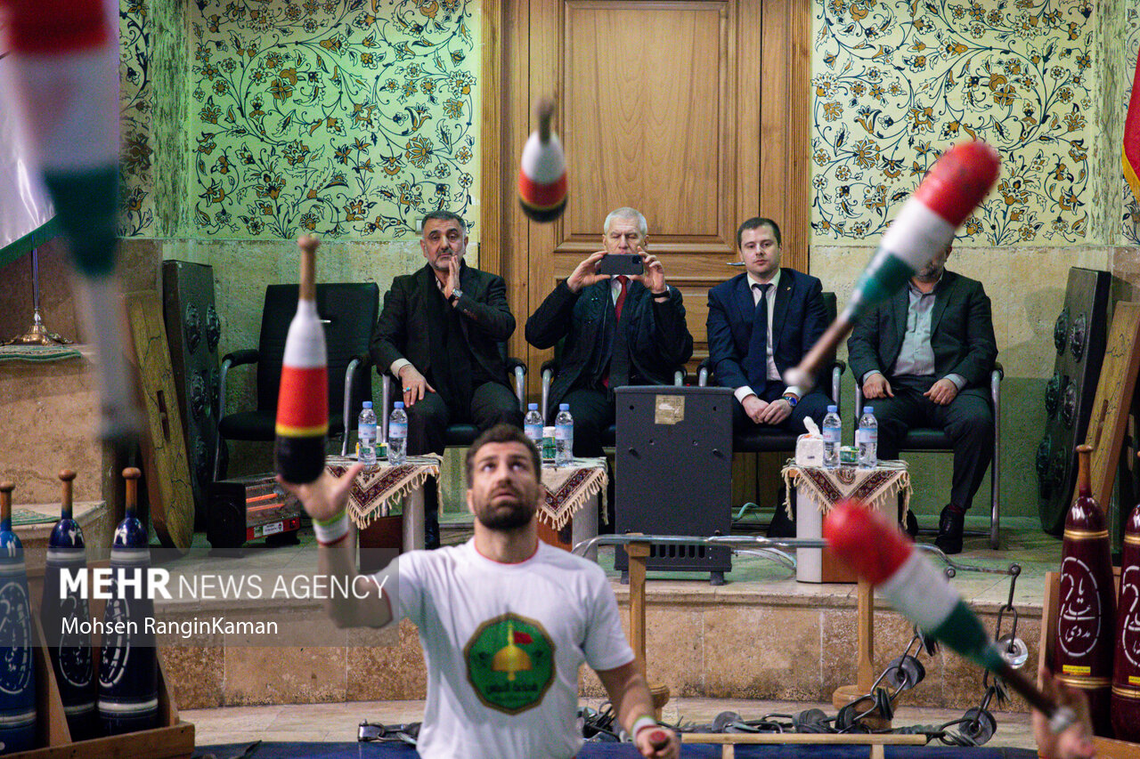 آخرین خبر عکس وزیر ورزش روسیه در حال فیلم برداری از ورزشکاران