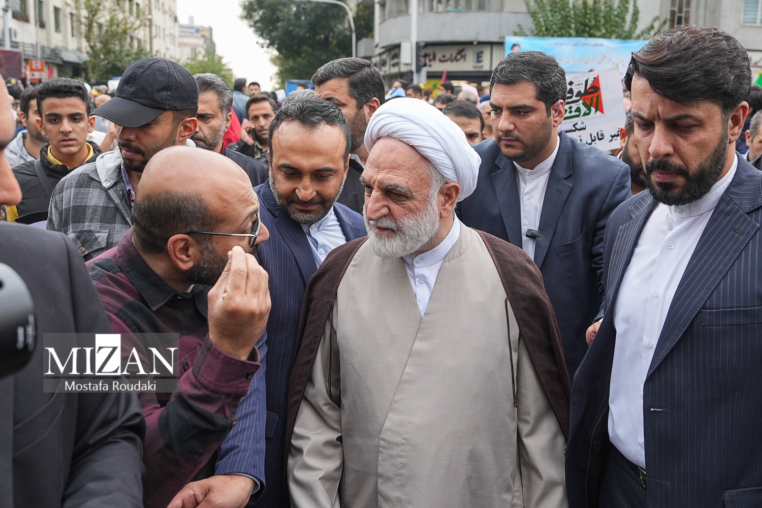 آخرین خبر عکس گوش گیری فرمانده نیروی انتظامی از یک سارق