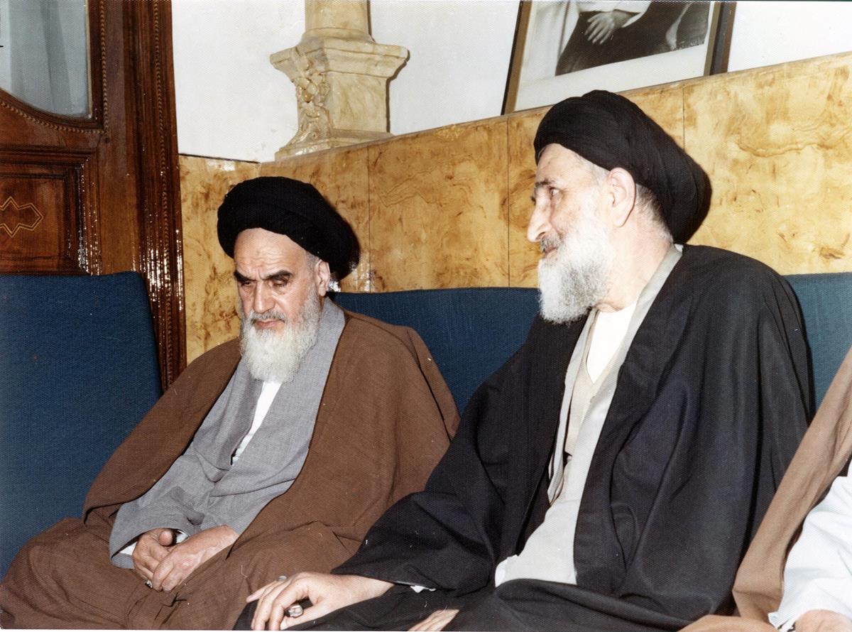 آخرین خبر عکس حضور امام خمینی ره در بیت آیت الله بروجردی پس از