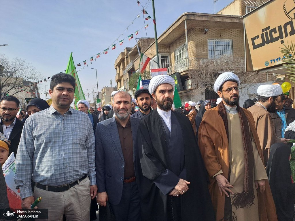 آخرین خبر عکس حضور نوه امام خمینی س در راهپیمایی 22 بهمن در قم