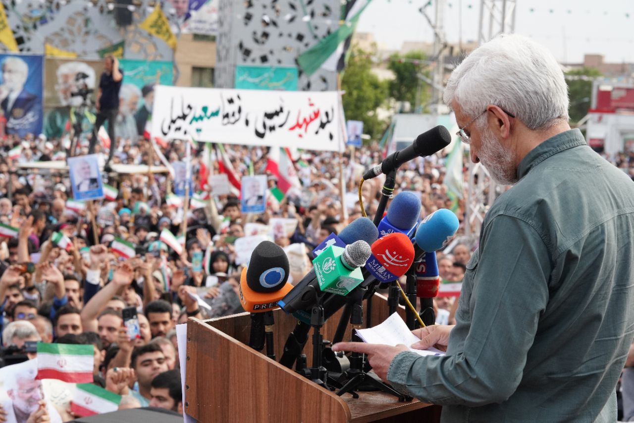 آخرین خبر عکس اجتماع هواداران و سخنرانی جلیلی در میدان امام حسین ع